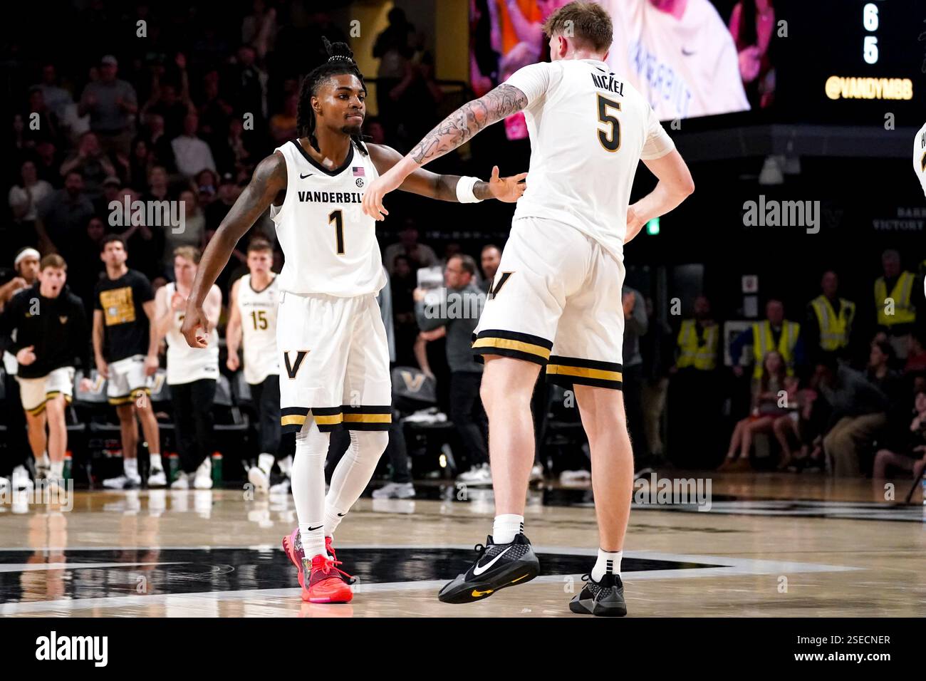 Nashville, Tennessee, USA. 8th Feb, 2025. Vanderbilt Commodores guard ...