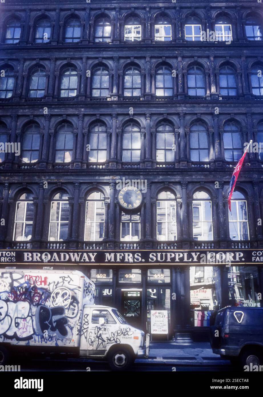 490 broadway hi-res stock photography and images - Alamy