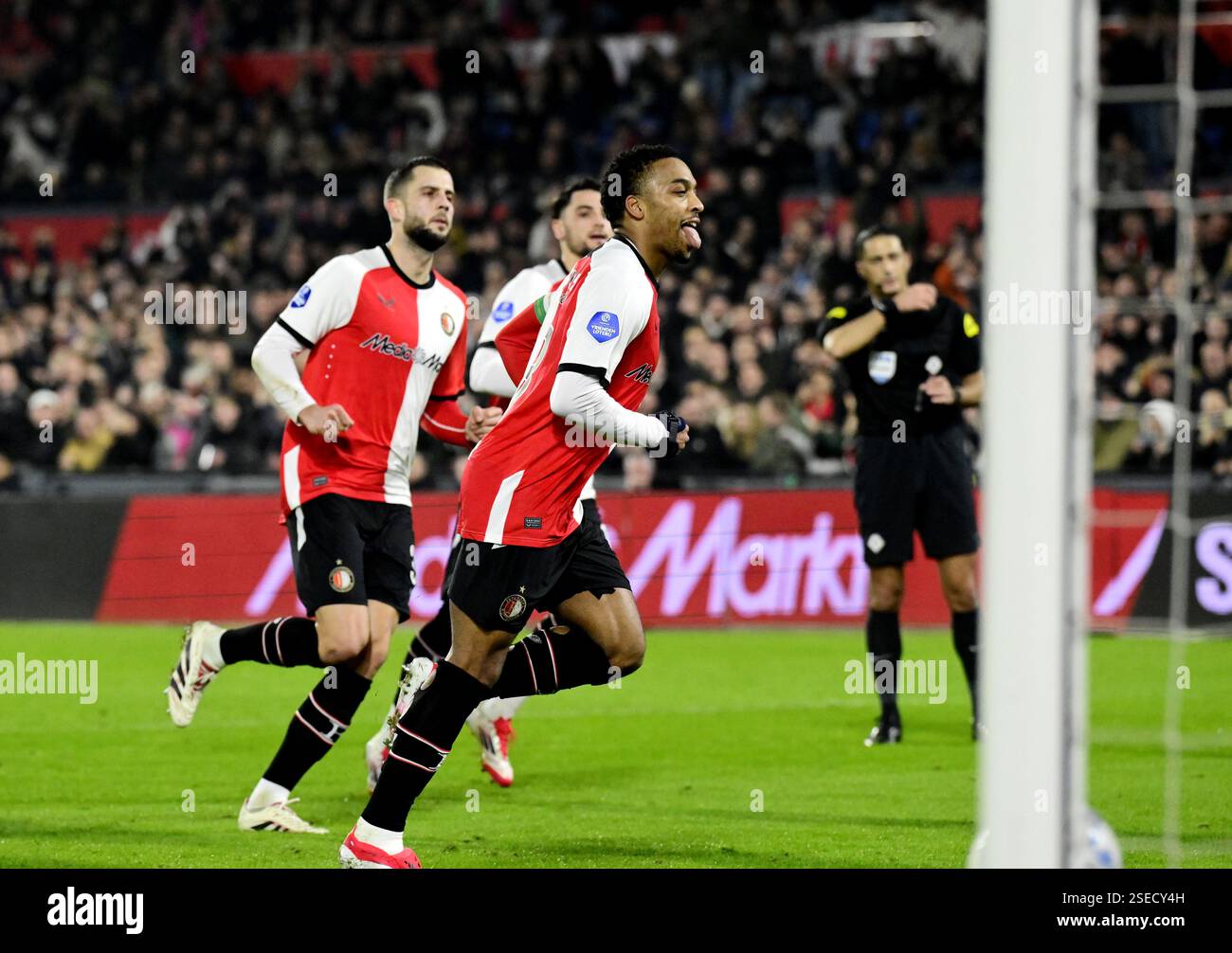 ROTTERDAM - Quinten Timber of Feyenoord celebrates the 1-0 during the ...