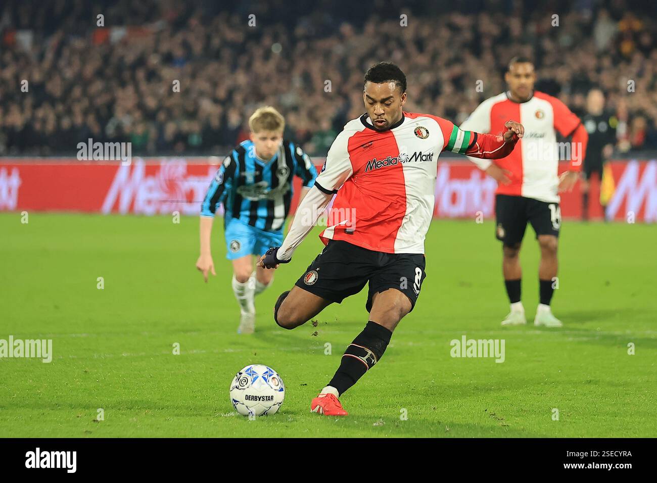 ROTTERDAM, 08-02-2025, Stadium de Kuip, Dutch Eredivisie football ...