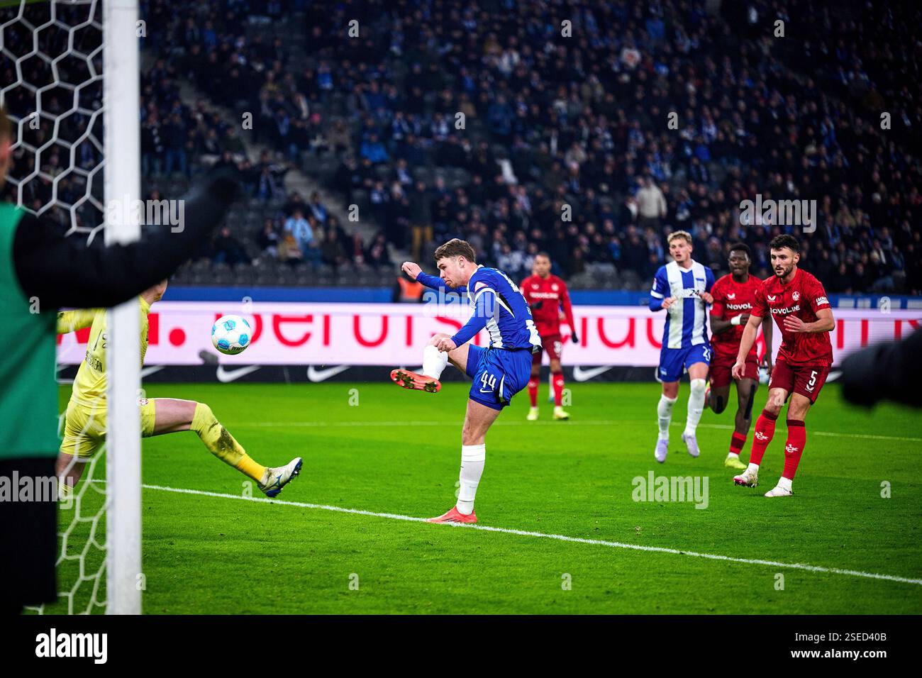 Berlin, Deutschland. 08th Feb, 2025. Linus Gechter (Hertha BSC, #44 ...