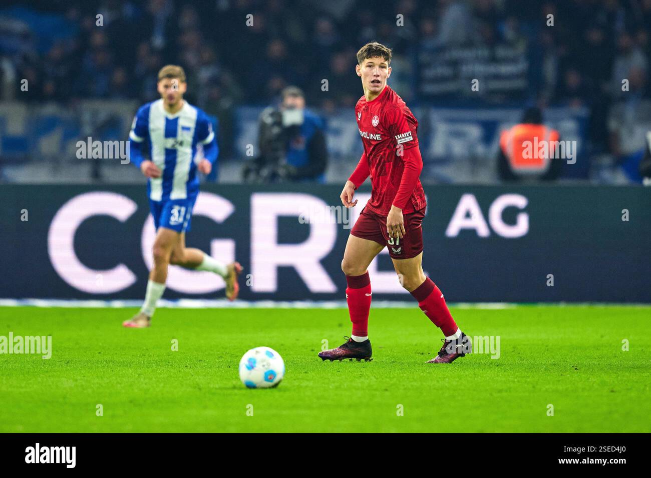 Berlin, Deutschland. 08th Feb, 2025. Leon Robinson (1. FC ...
