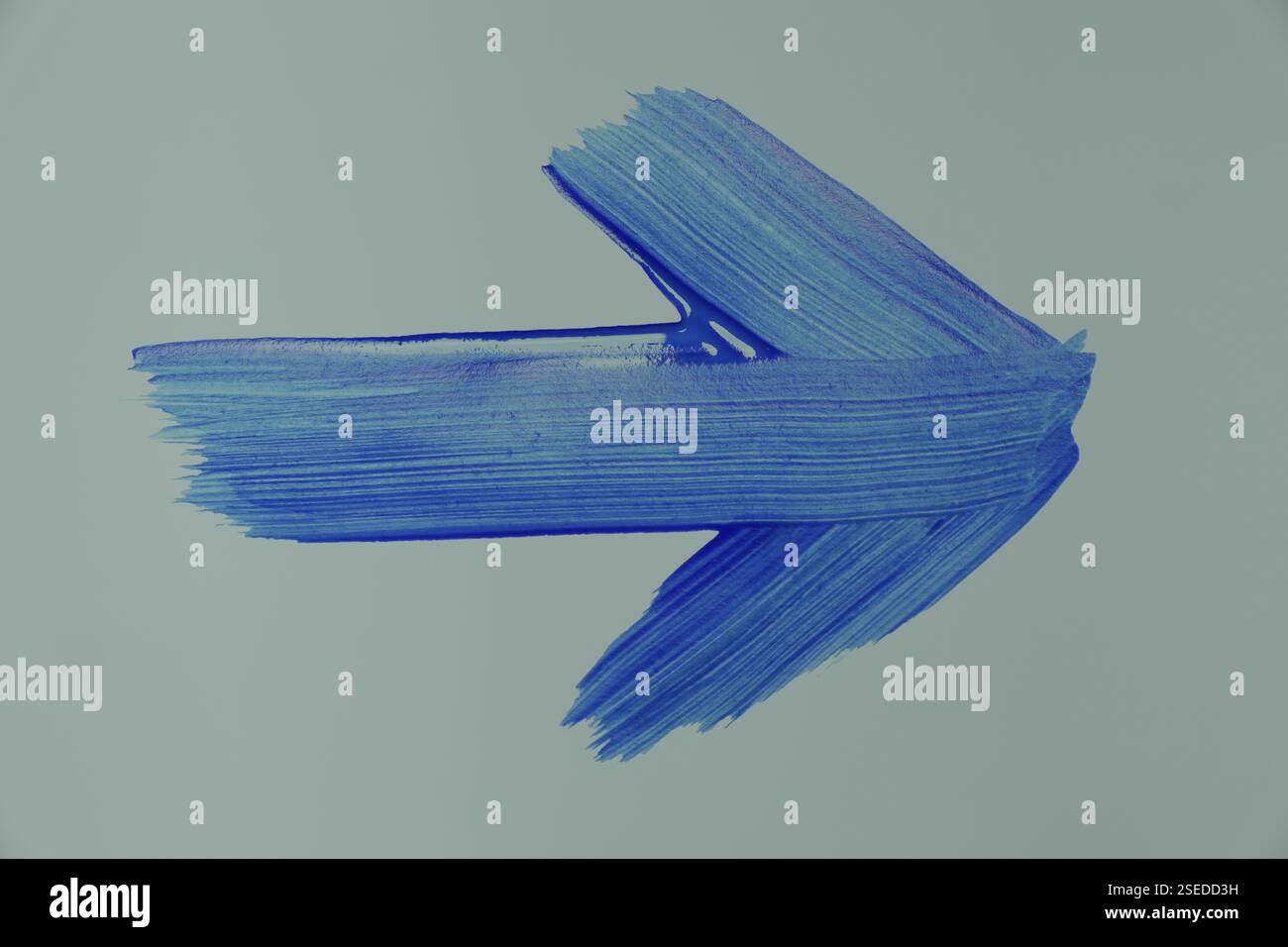 Arrow sign wall tone hi-res stock photography and images - Alamy