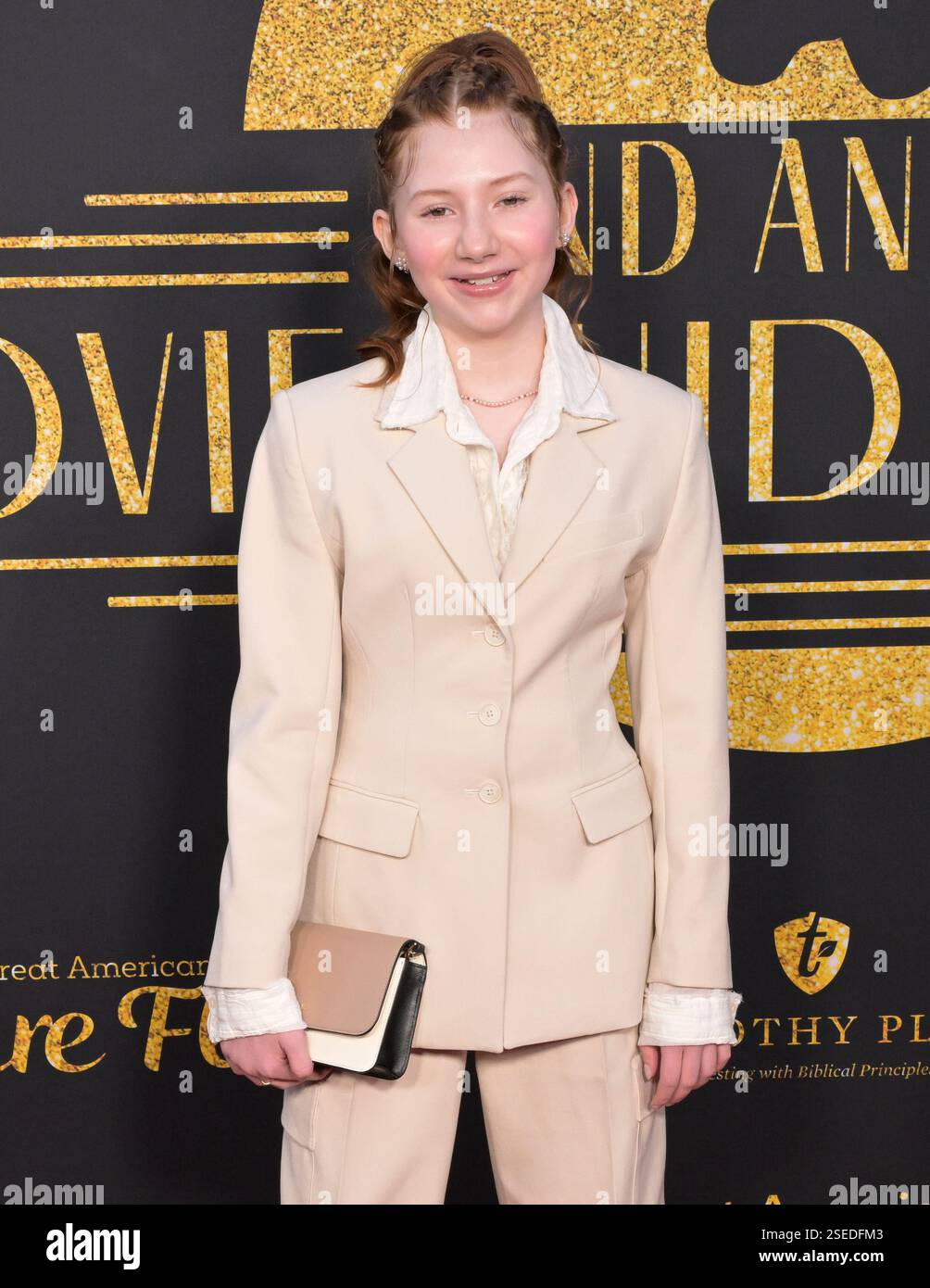 February 7 2025 Hollywood California Usa Beatrice Schneider