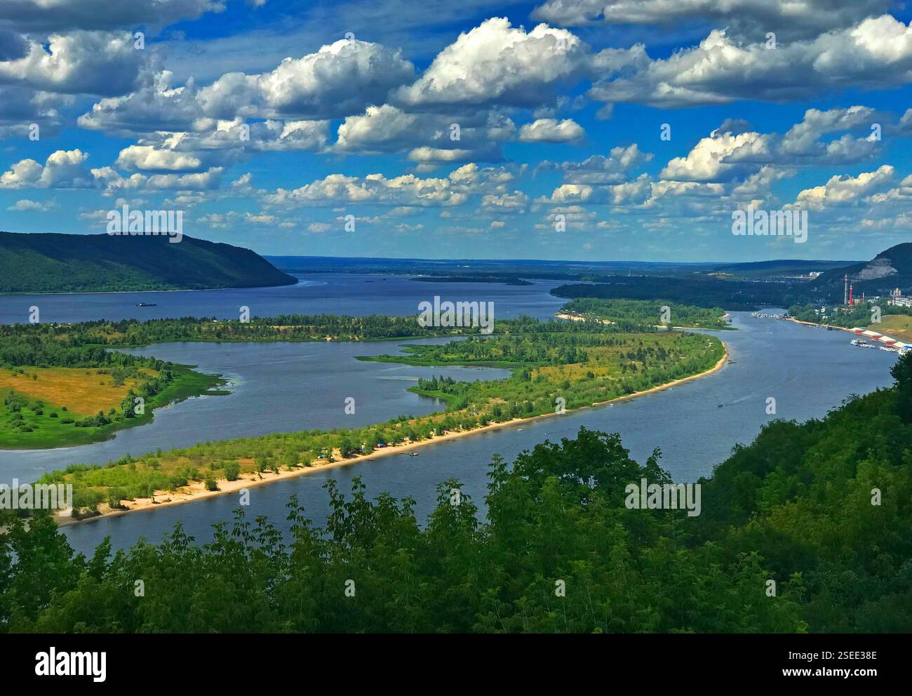 View from the observation deck on the Samara Luka between Samara and ...