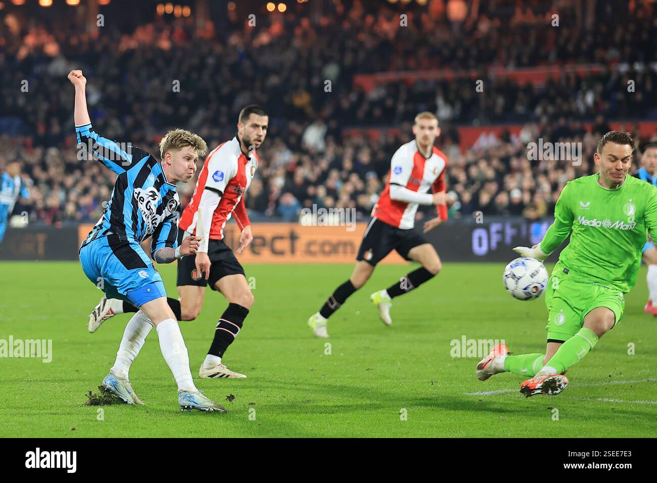 ROTTERDAM, 08-02-2025, Stadium de Kuip, Dutch Eredivisie football ...