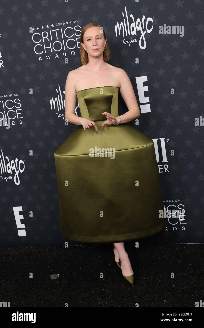 Santa Monica, USA. 08th Feb, 2025. Hannah Einbender attends the 30th ...