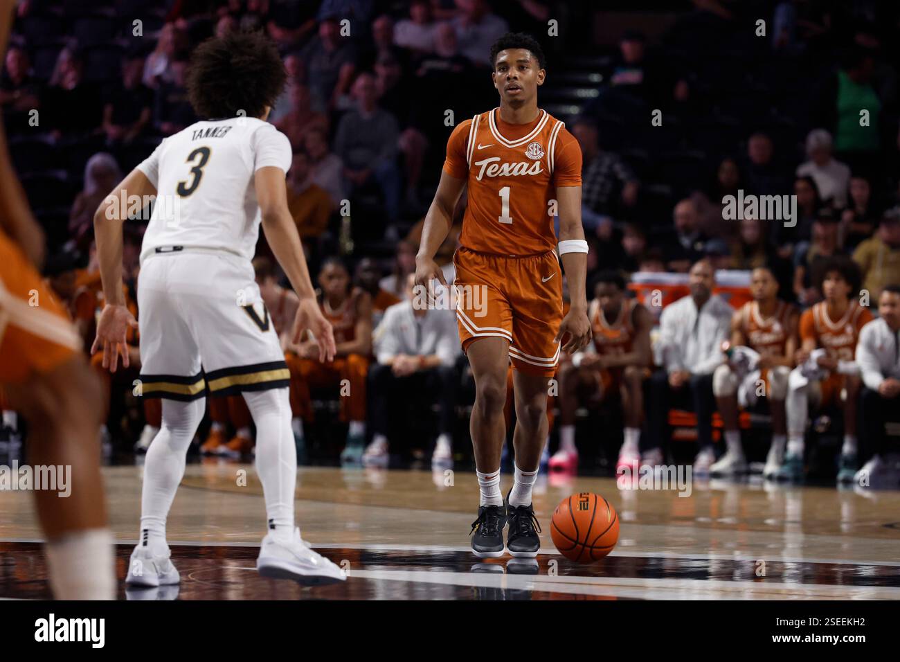 NASHVILLE, TN - FEBRUARY 08: Texas Longhorns guard Julian Larry (1 ...