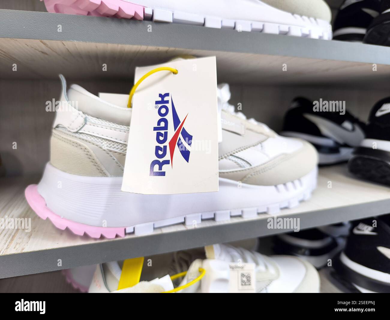 Shoe on display price tag hi-res stock photography and images - Alamy