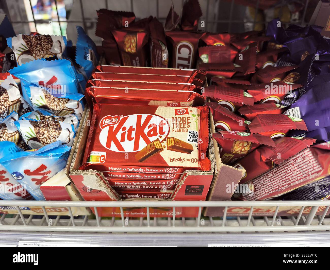 Variety of nestlé kit kat chocolate bars in store display Stock Photo ...