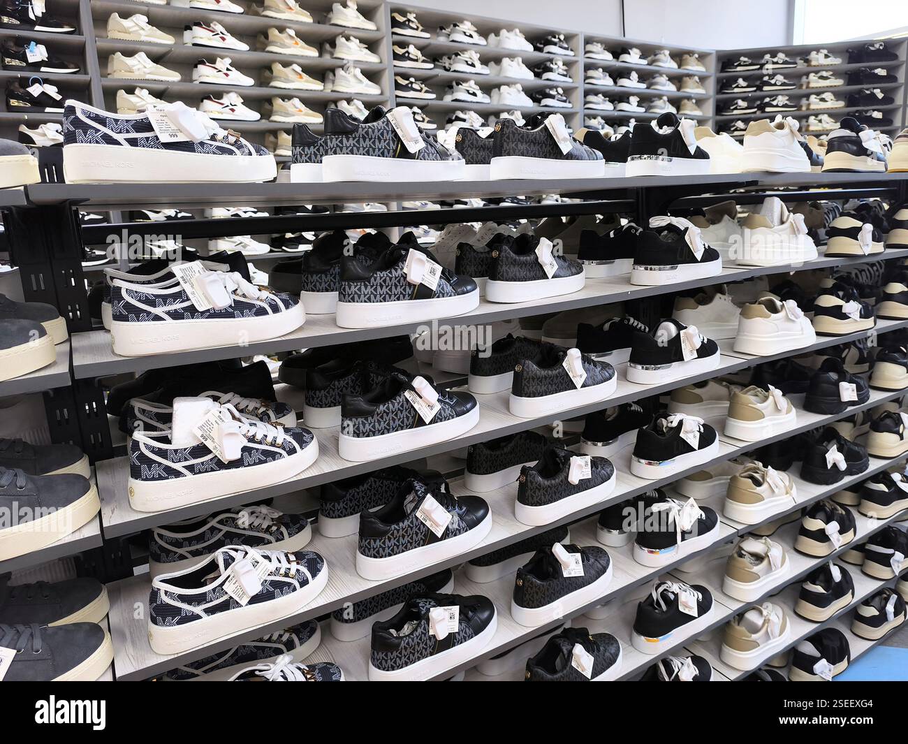 Sneakers on display store hi-res stock photography and images - Alamy
