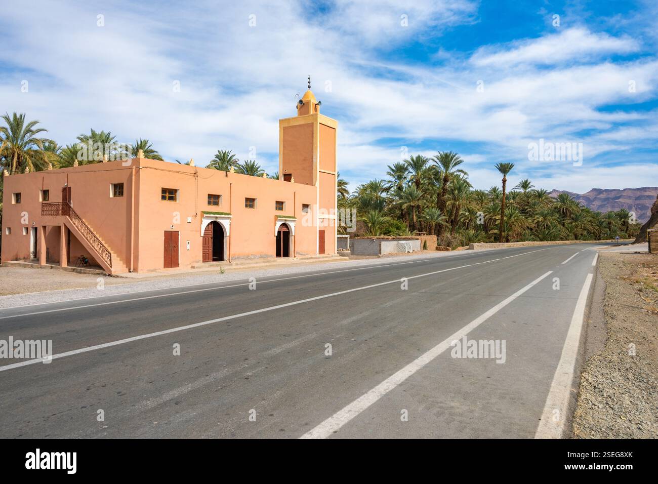 View of traditional mosque building with beautiful Arabic architecture ...