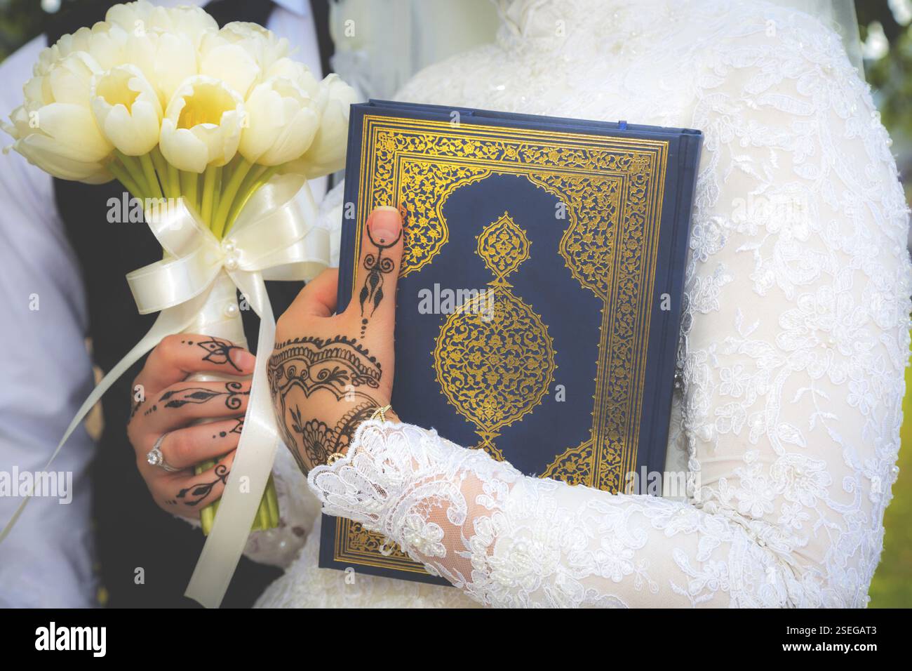 Muslim bride and groom prayer hi-res stock photography and images - Alamy