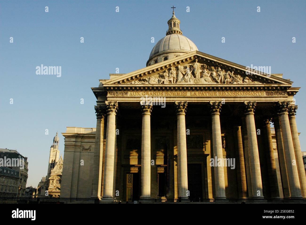 Paris cultural landmarks hi-res stock photography and images - Alamy