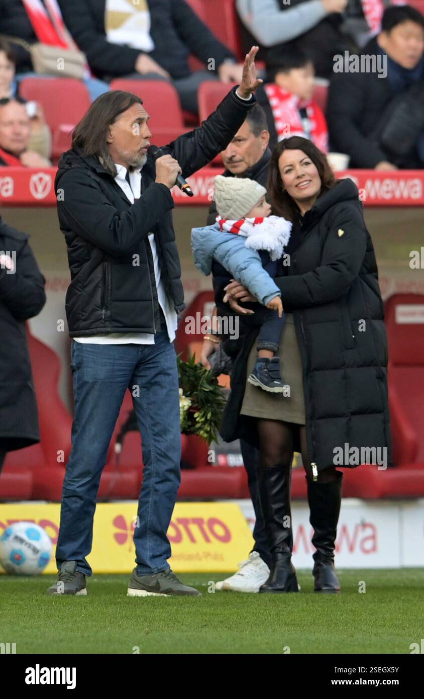 Abschied. von. Martin. Schmidt (li). durch Christian Heidel. (mi) und ...