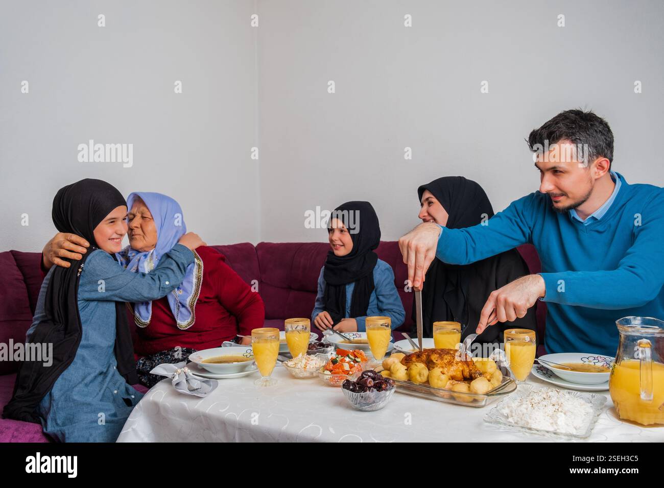 Arabic family adult kids hi-res stock photography and images - Alamy