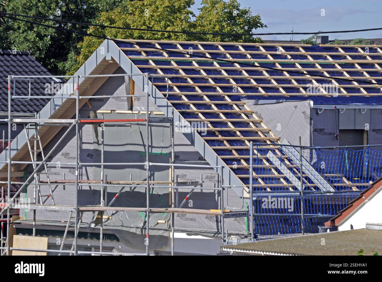 Residential building, roof construction Stock Photo - Alamy