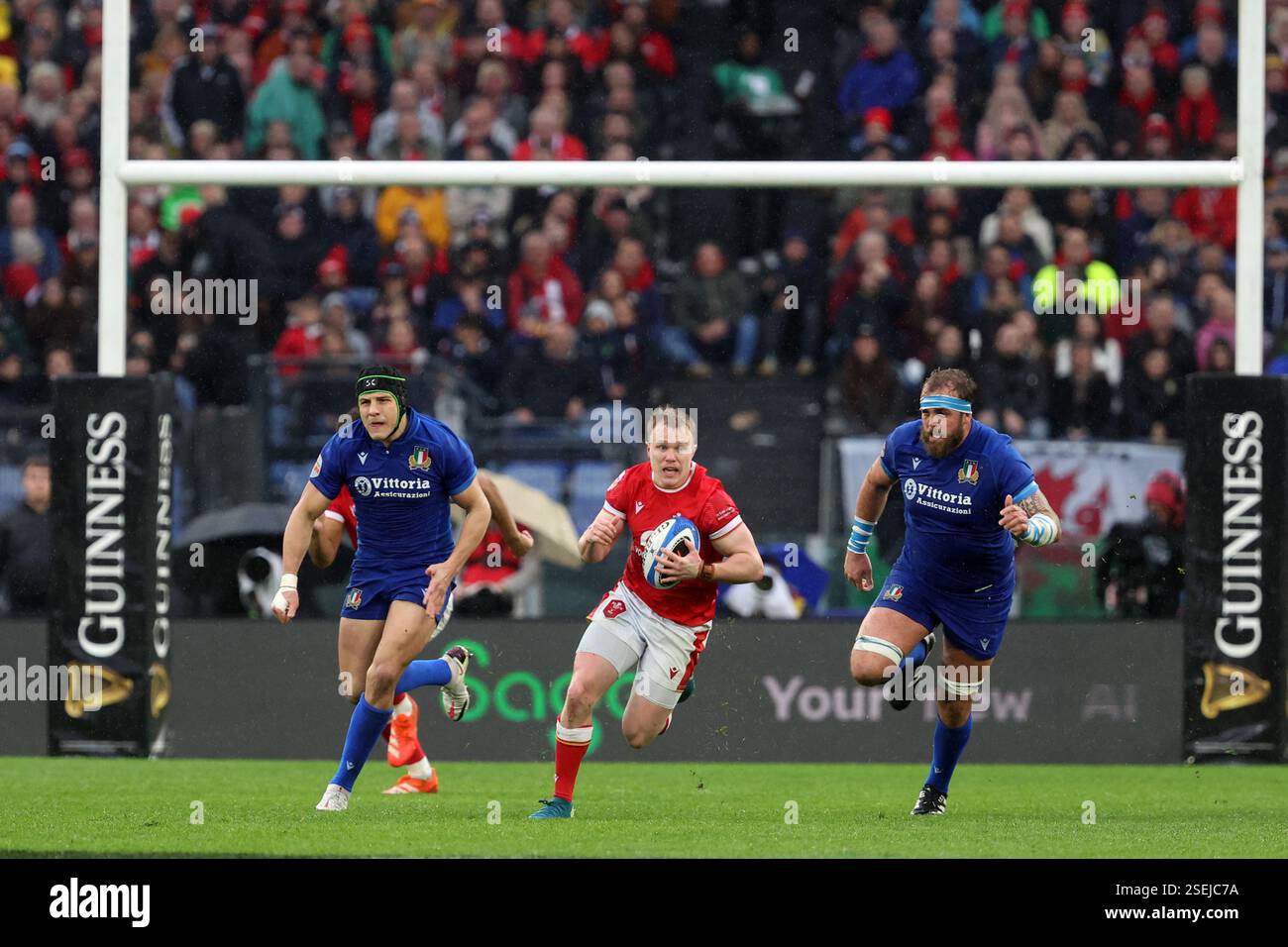 Rome, Italy 08.02.2025: Juan Ignacio BREX of Italy, Nick Tompkins of ...