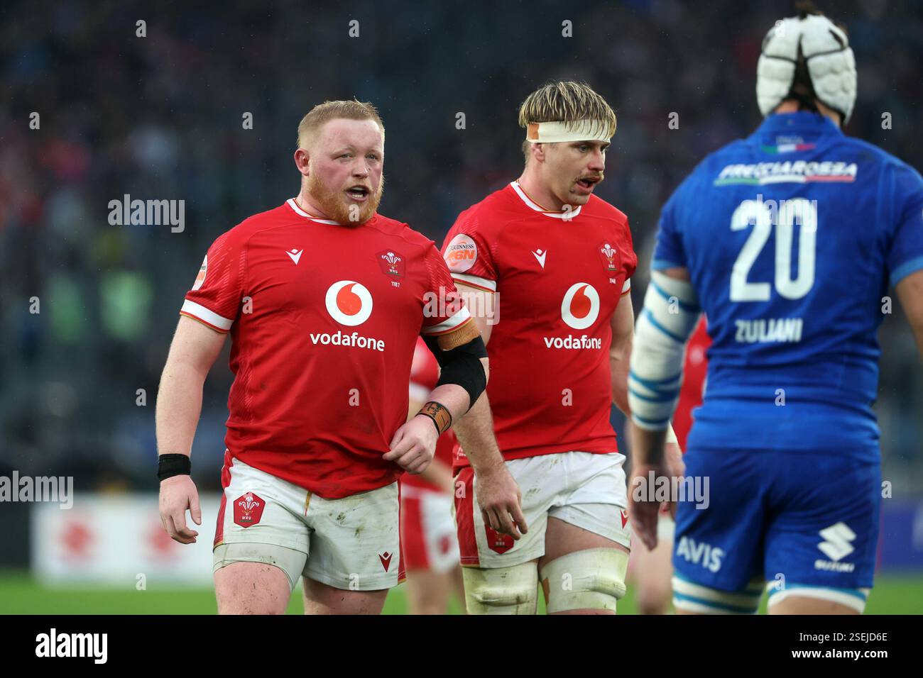 Rome, Italy 08.02.2025: Keiron Assiratti of Wales, Aaron Wainwright of ...