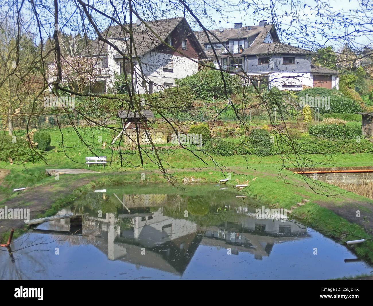 Urban housing neighborhood hi-res stock photography and images - Alamy