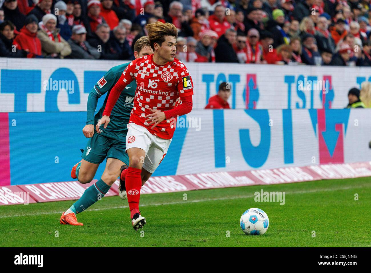 Kaishu Sano (1. FSV Mainz 05) mit Ball; Freisteller Spiel vom 21 ...
