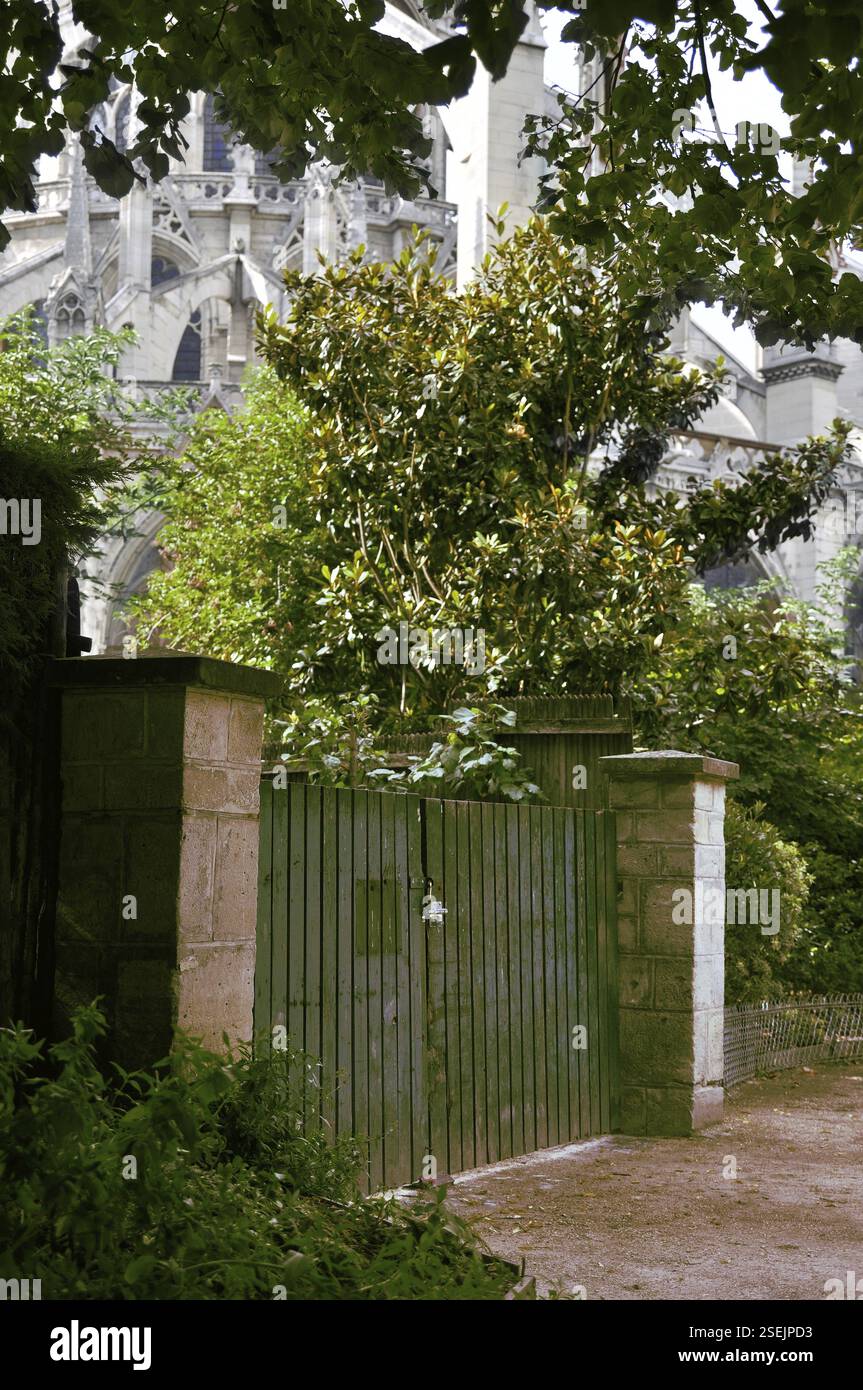 Notre Dame De Paris back Entrance Gates, Paris France, Paris, France ...