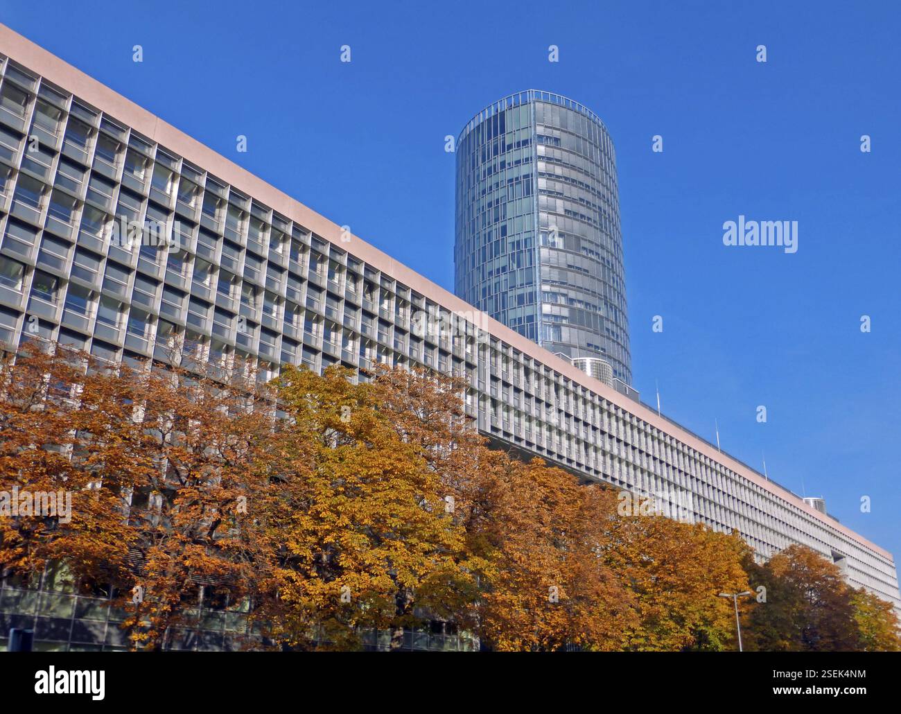 Cologne, Deutz, office tower, Koelntriangle. Building ...