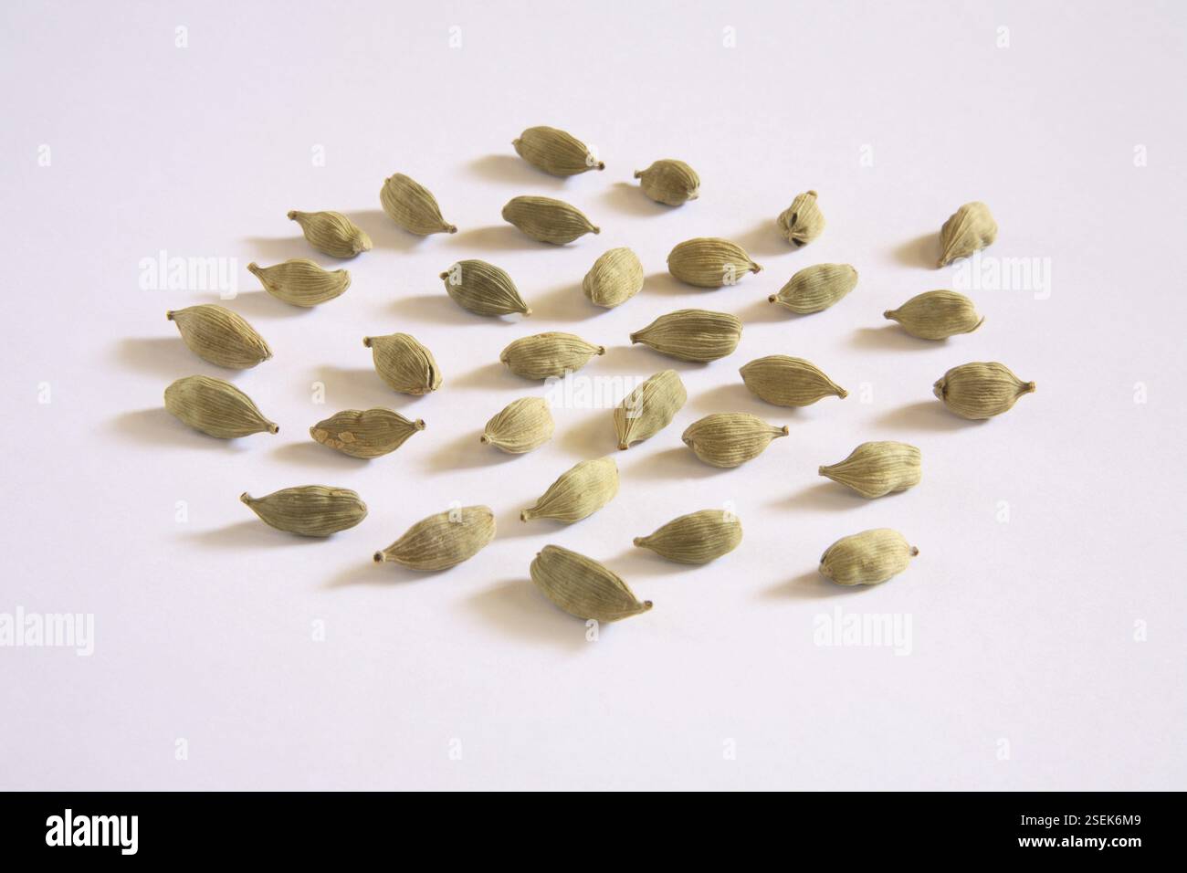 Indian spice, bleached green Cardamom pods Elaichi Elettaria cardamom ...