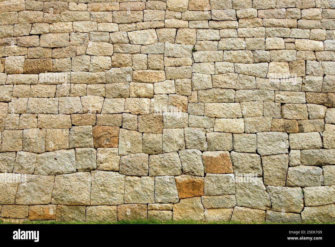 Structure of wall of hampi fort karnataka hi-res stock photography and ...