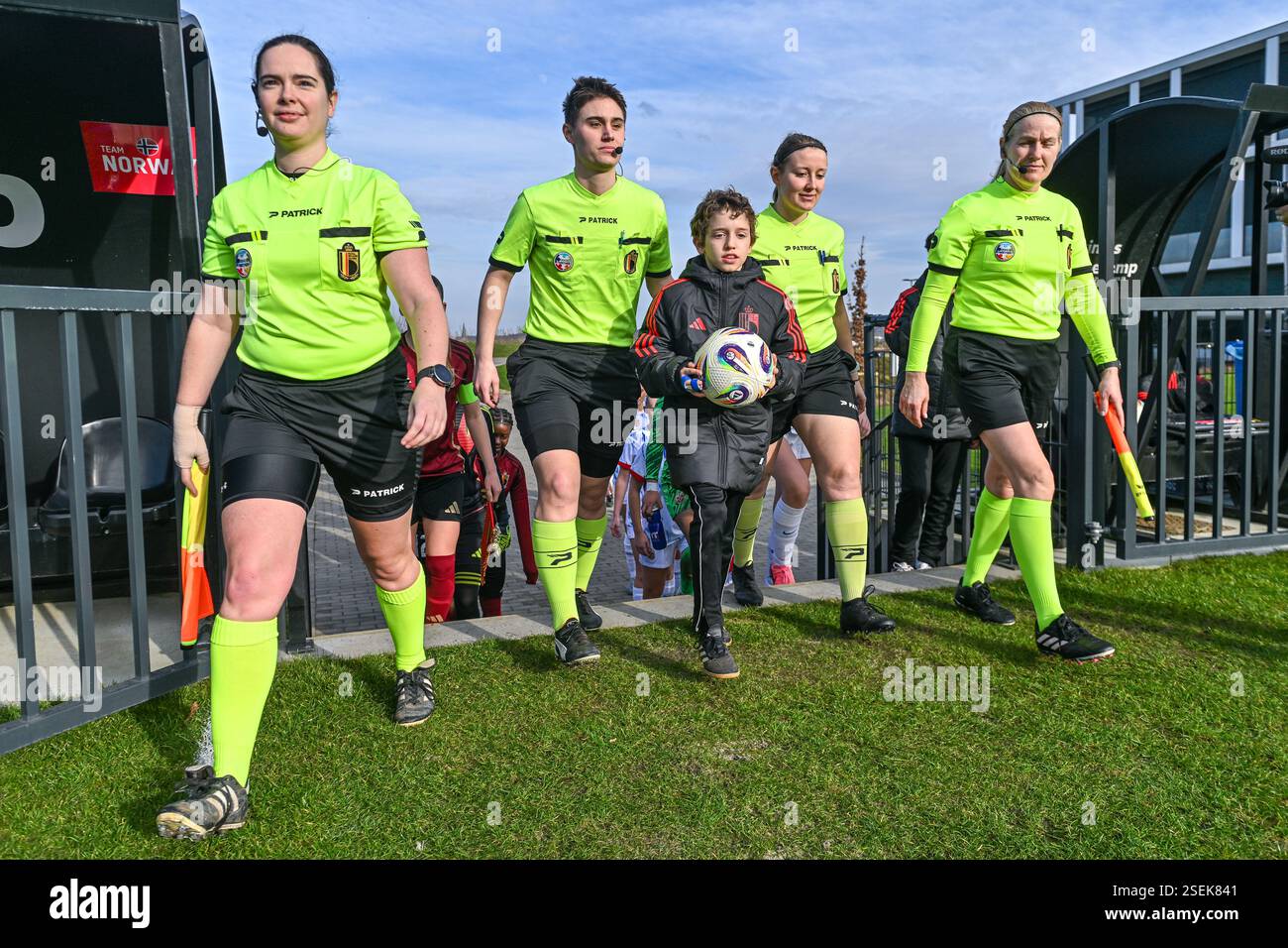 Tubeke, Belgium. 08th Feb, 2025. assistant referee Irmgard Van ...