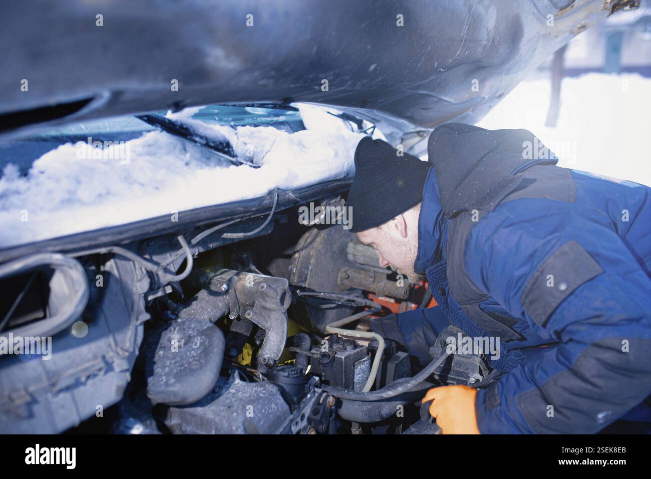 Under vehicle fixing car hi-res stock photography and images - Alamy