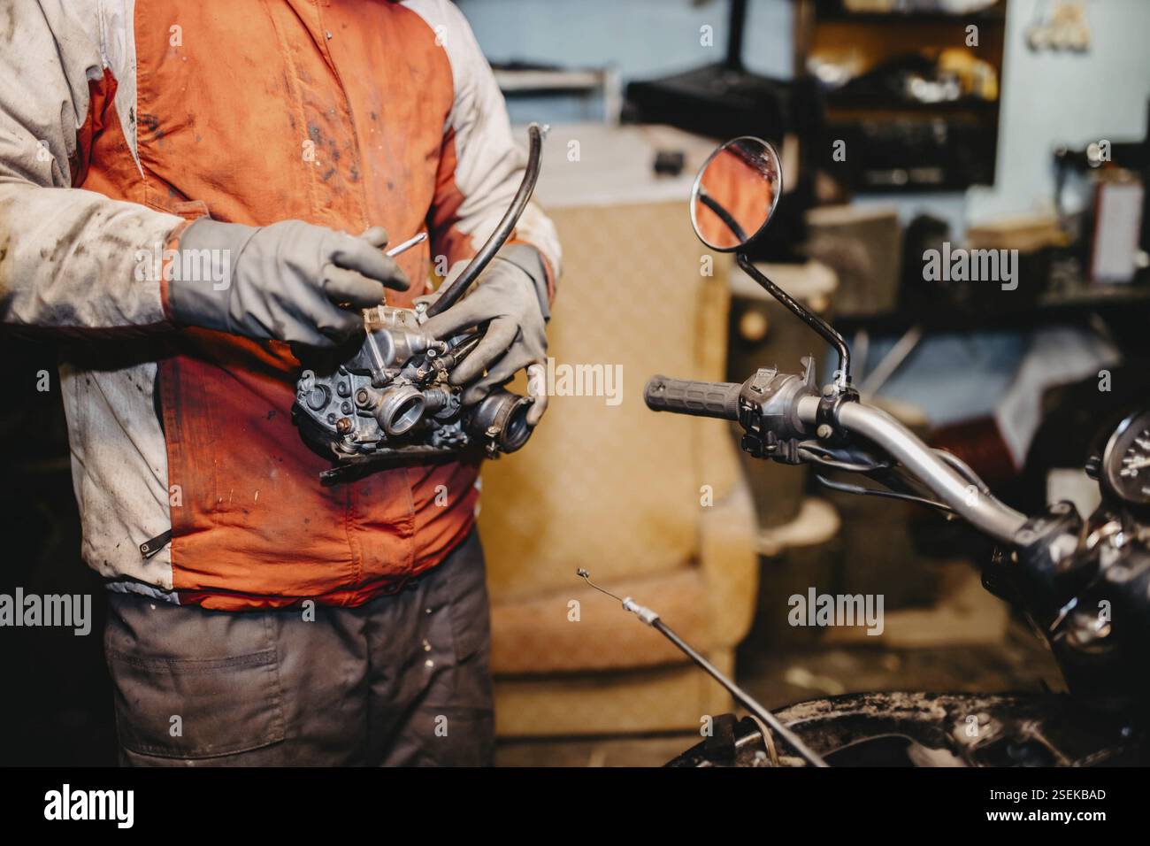 Mechanic working motorcycle workshop hi-res stock photography and ...