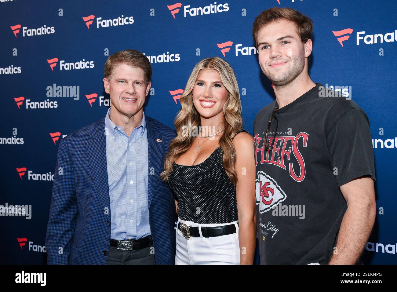 New Orleans, USA. 08th Feb, 2025. Clark Hunt, Ava Hunt, Knobel Hunt ...