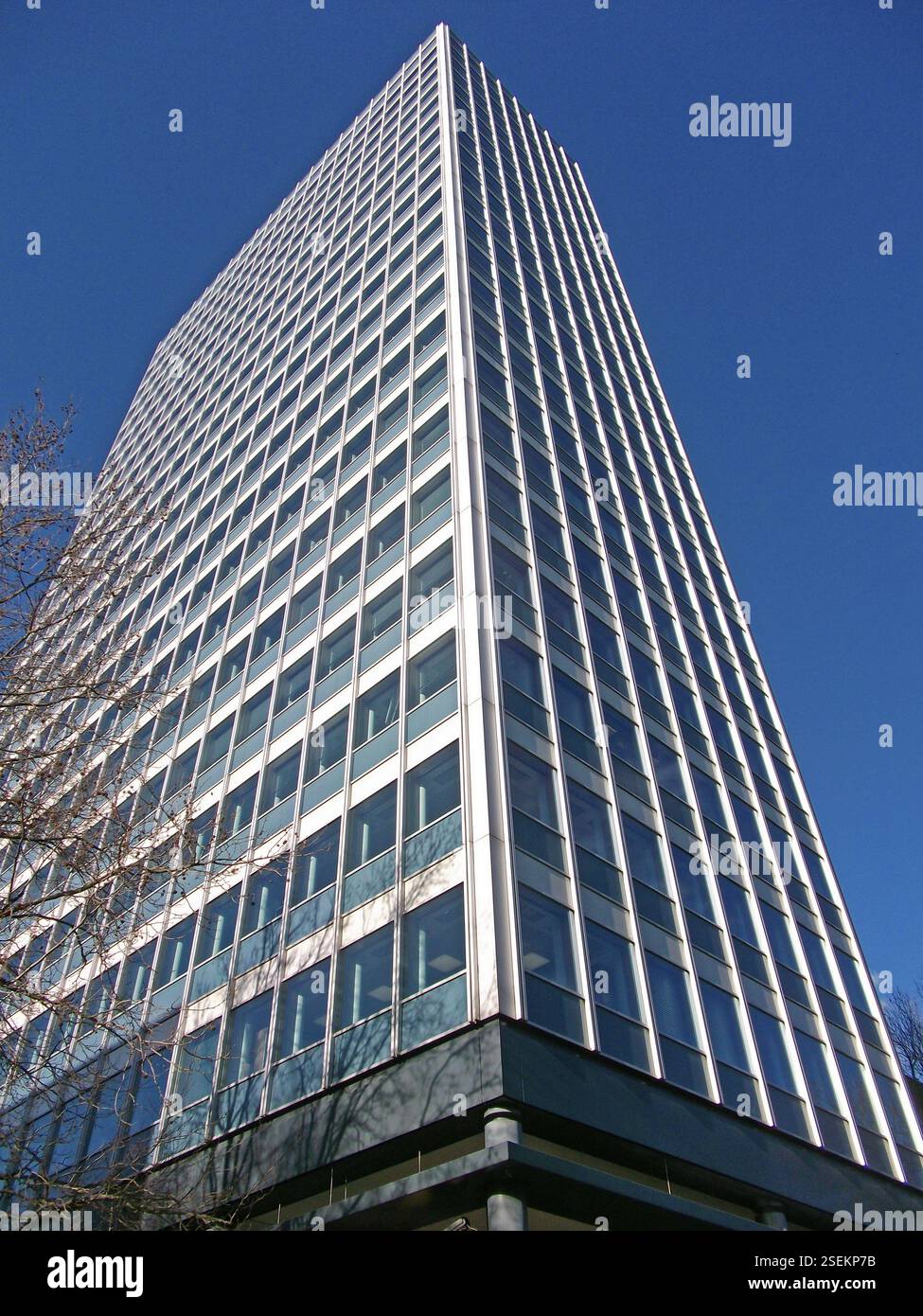 Duesseldorf, office tower, high-rise building Stock Photo - Alamy
