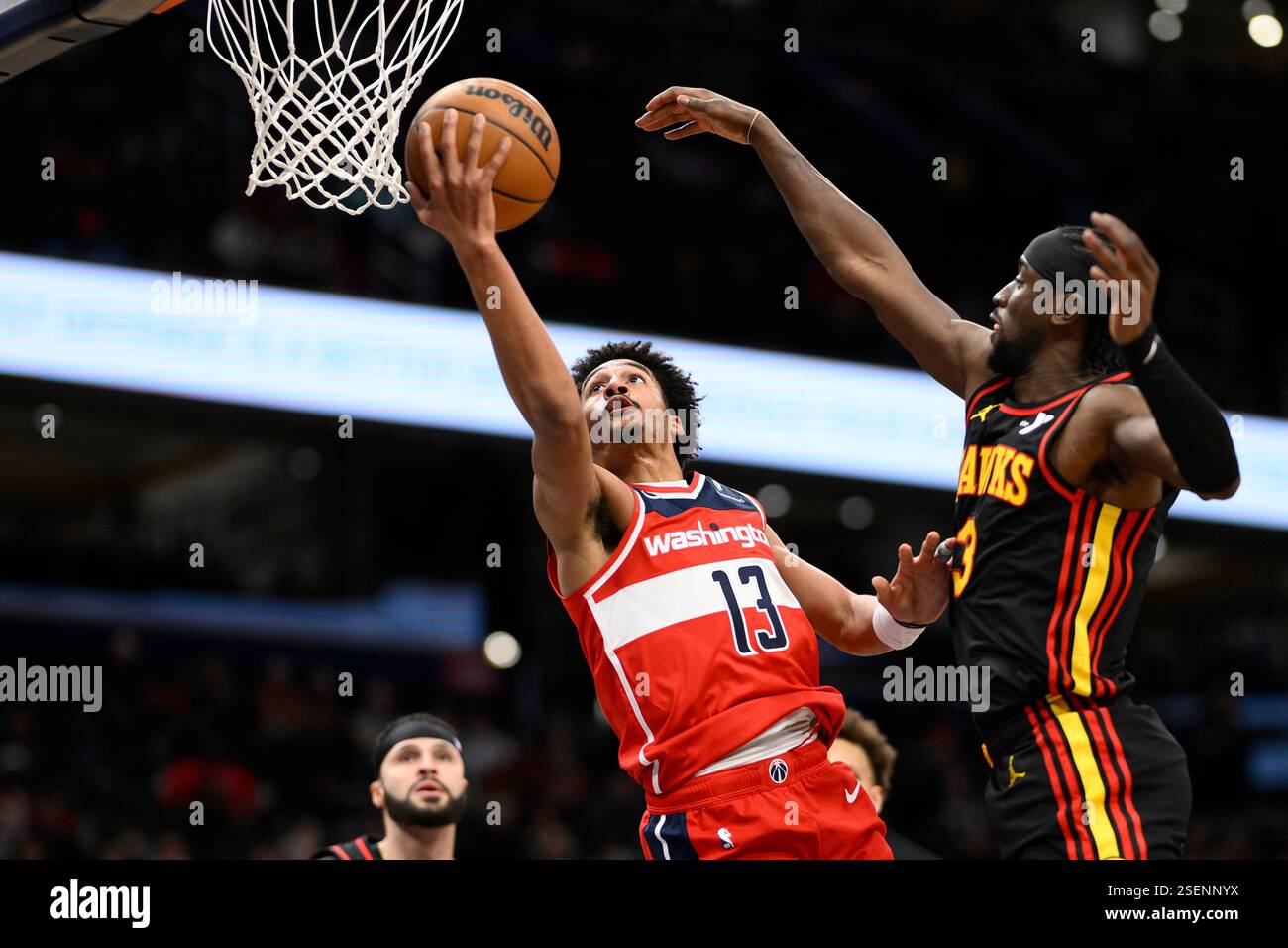 Washington Wizards guard Jordan Poole (13) goes to the basket against ...