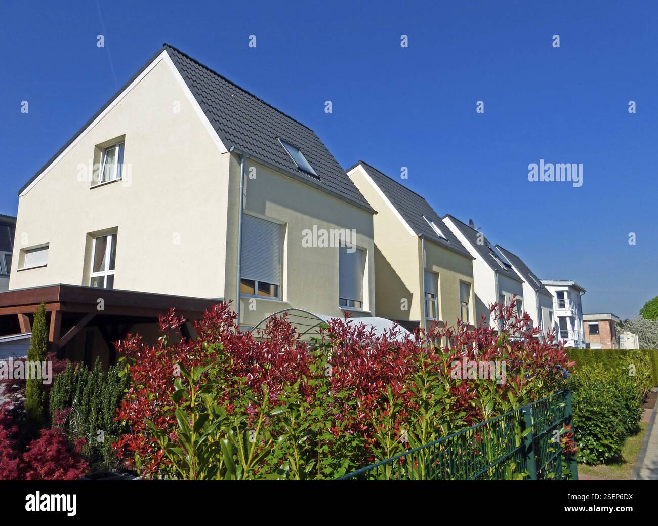 Cologne, Porz-Wahn, new housing estate Stock Photo - Alamy
