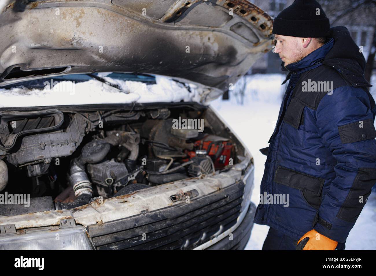 Inspecting engines hi-res stock photography and images - Alamy