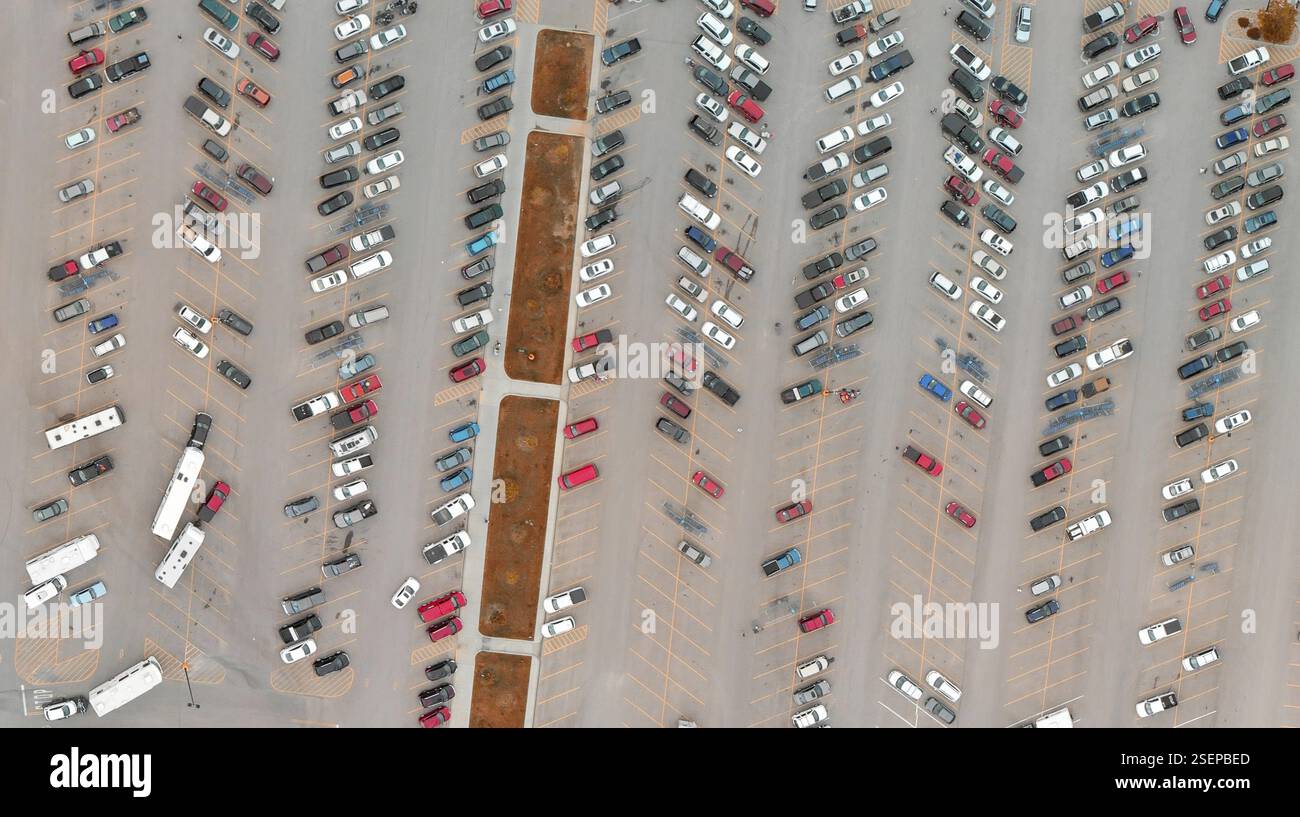 Full of vehicles hi-res stock photography and images - Alamy