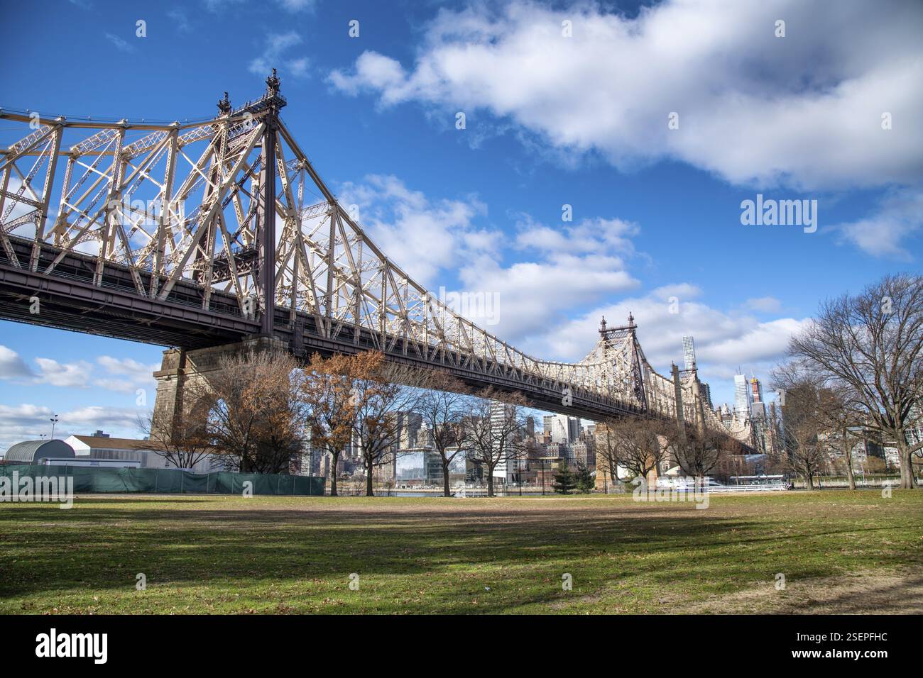 Queensbridge buildings new york hi-res stock photography and images - Alamy