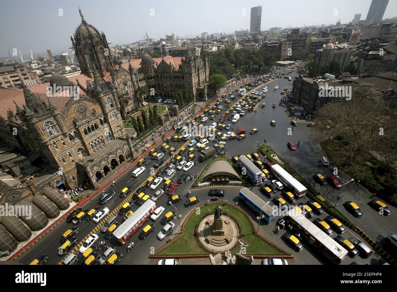 Traffic outside of Victoria Terminus VT now Chhatrapati Shivaji ...