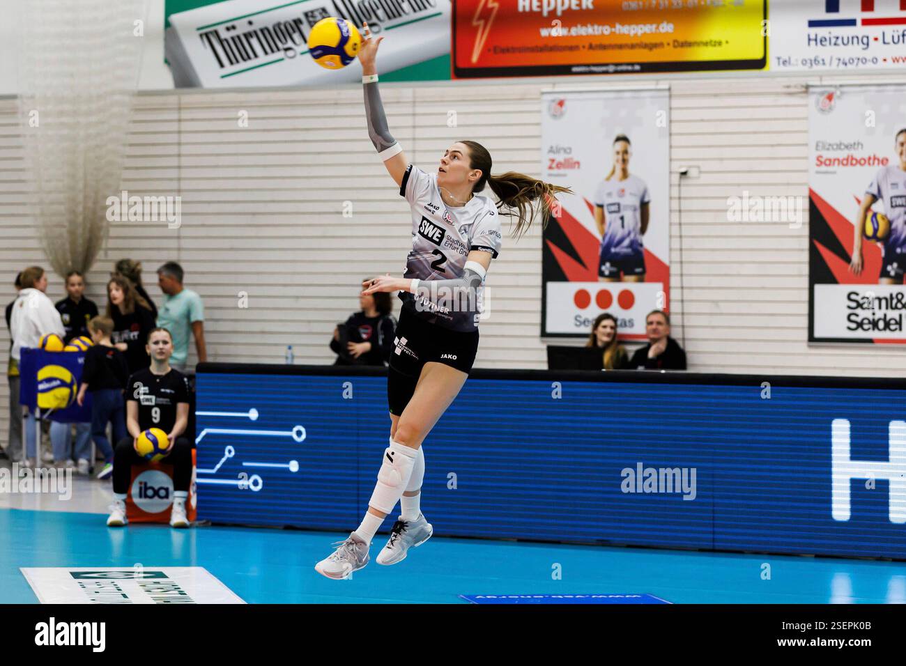 Erfurt, Deutschland. 08th Feb, 2025. Elizabeth Sandbothe (Schwarz-Weiss ...