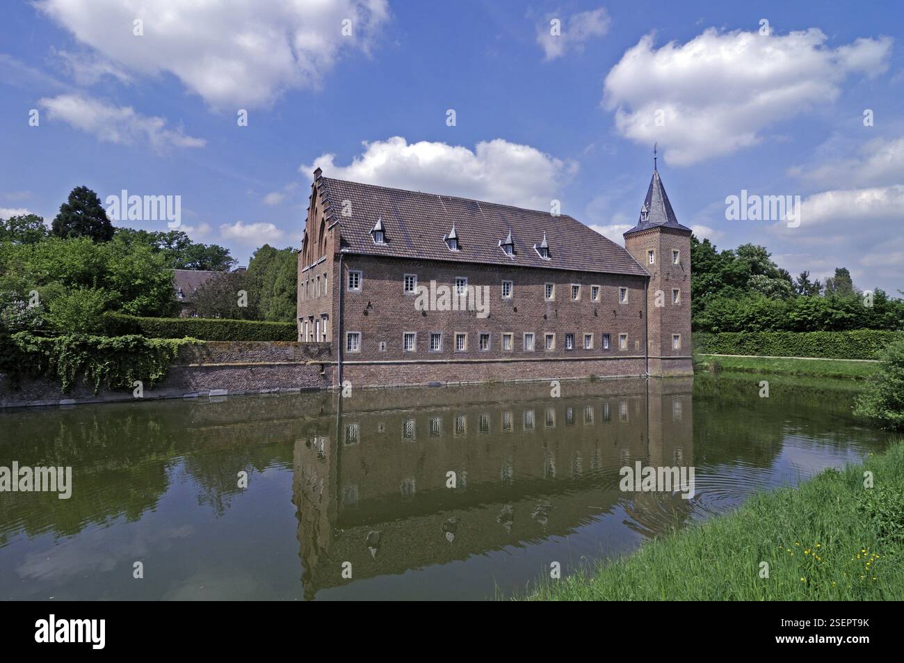 North Rhine-Westphalia, Erftstadt-Liblar, moated castle Gracht, private ...