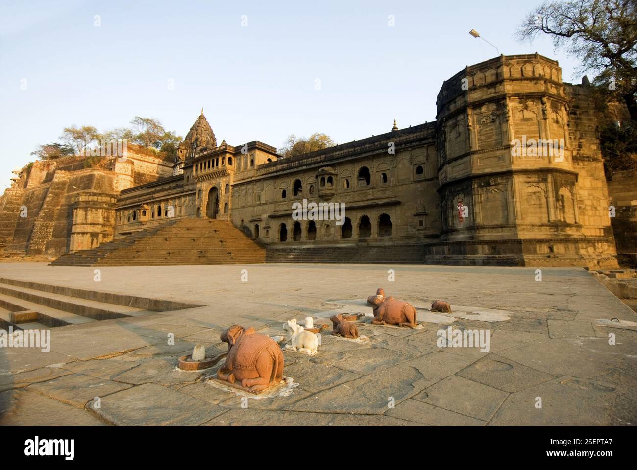 Maheshwar ghat temple fort and palace on bank of river Narmada, Madhya ...