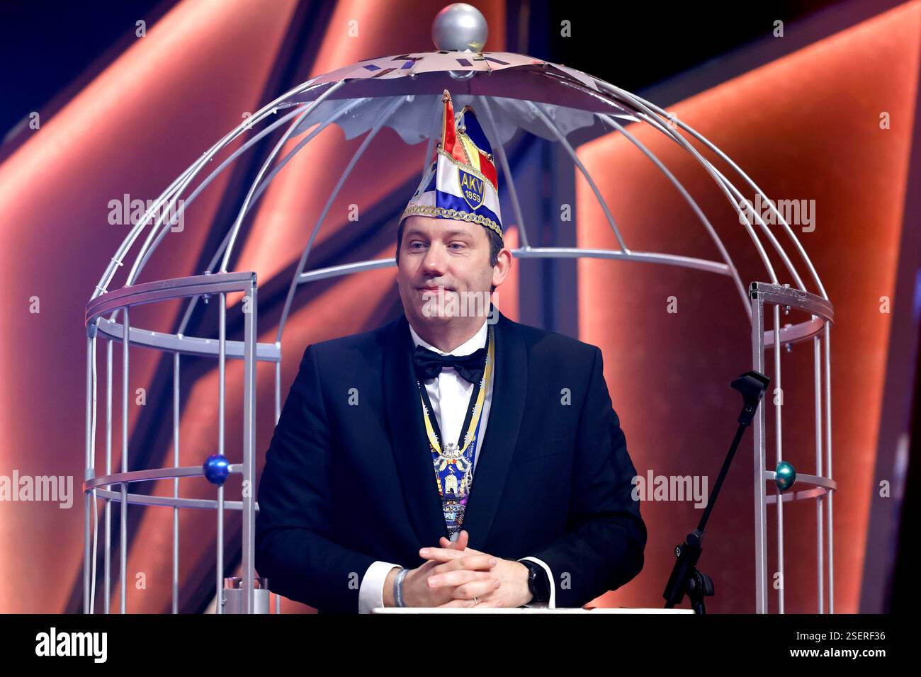 Politiker Lars Klingbeil SPD nach seiner Rede im Narrenkäfig als neuer ...