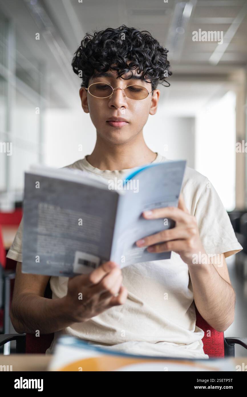 Education process session hi-res stock photography and images - Alamy