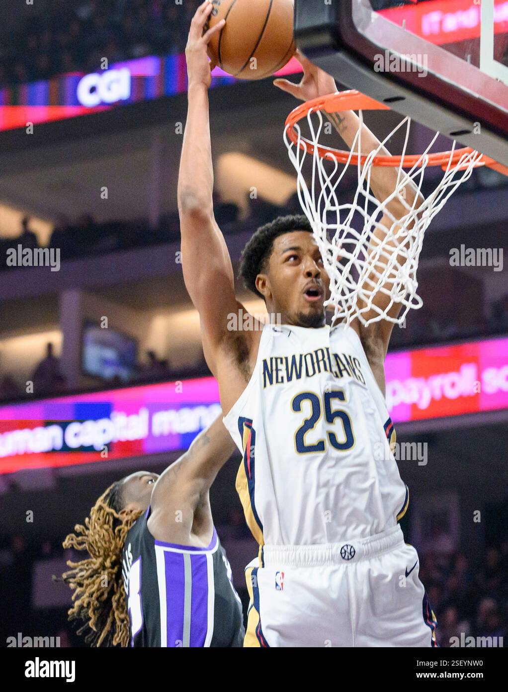 New Orleans Pelicans guard Trey Murphy III (25) dunks over Sacramento ...