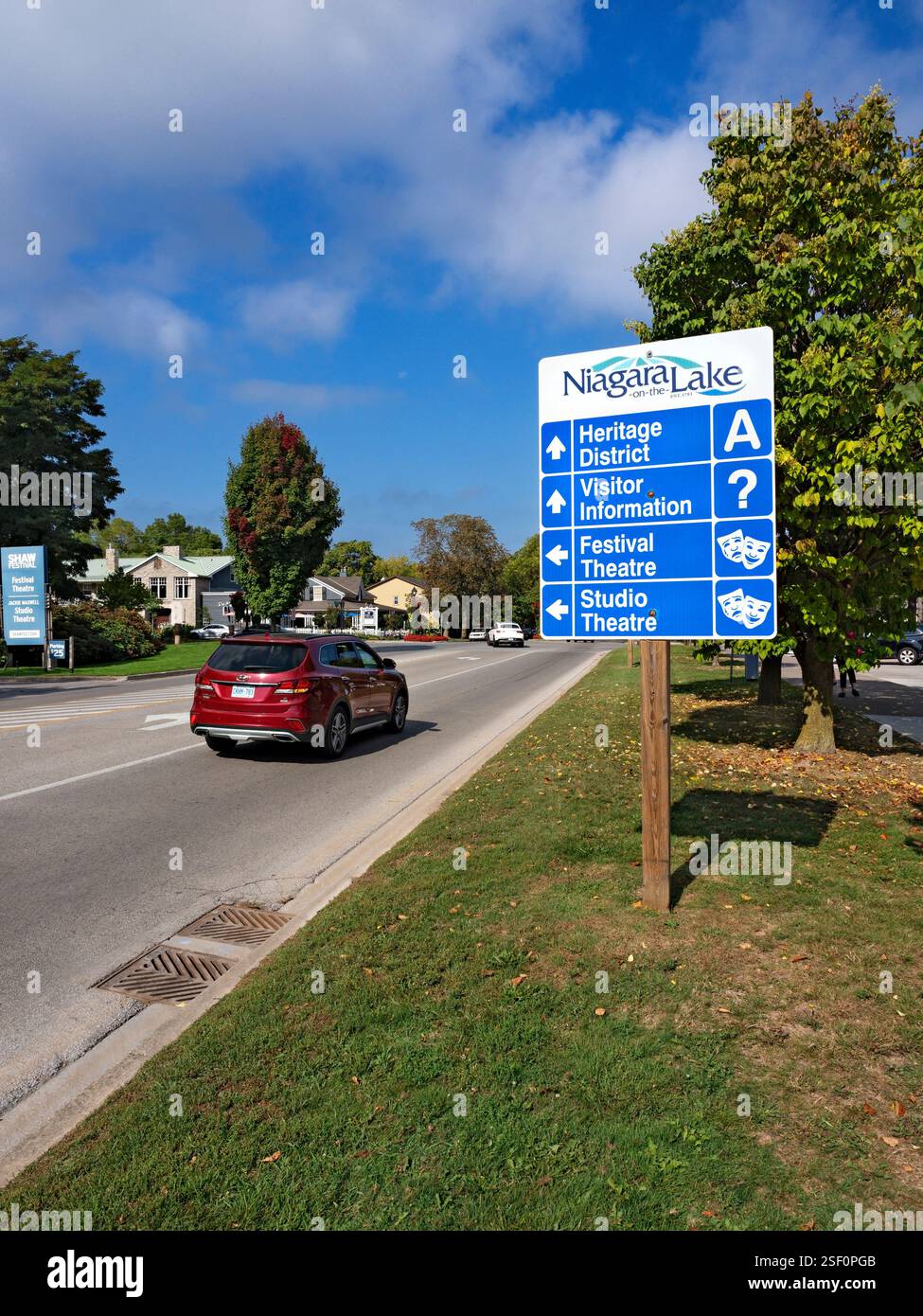 Niagara on the Lake, Canada / Picturesque street scene along Picton ...