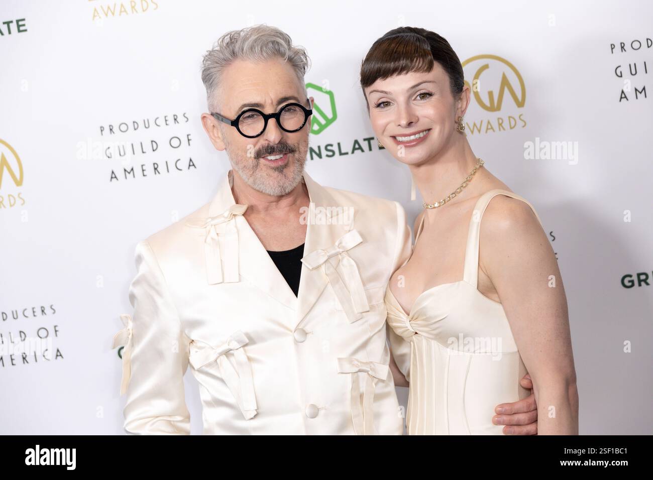 Los Angeles, USA. 08th Feb, 2025. Alan Cumming and Dylan Mulvaney ...