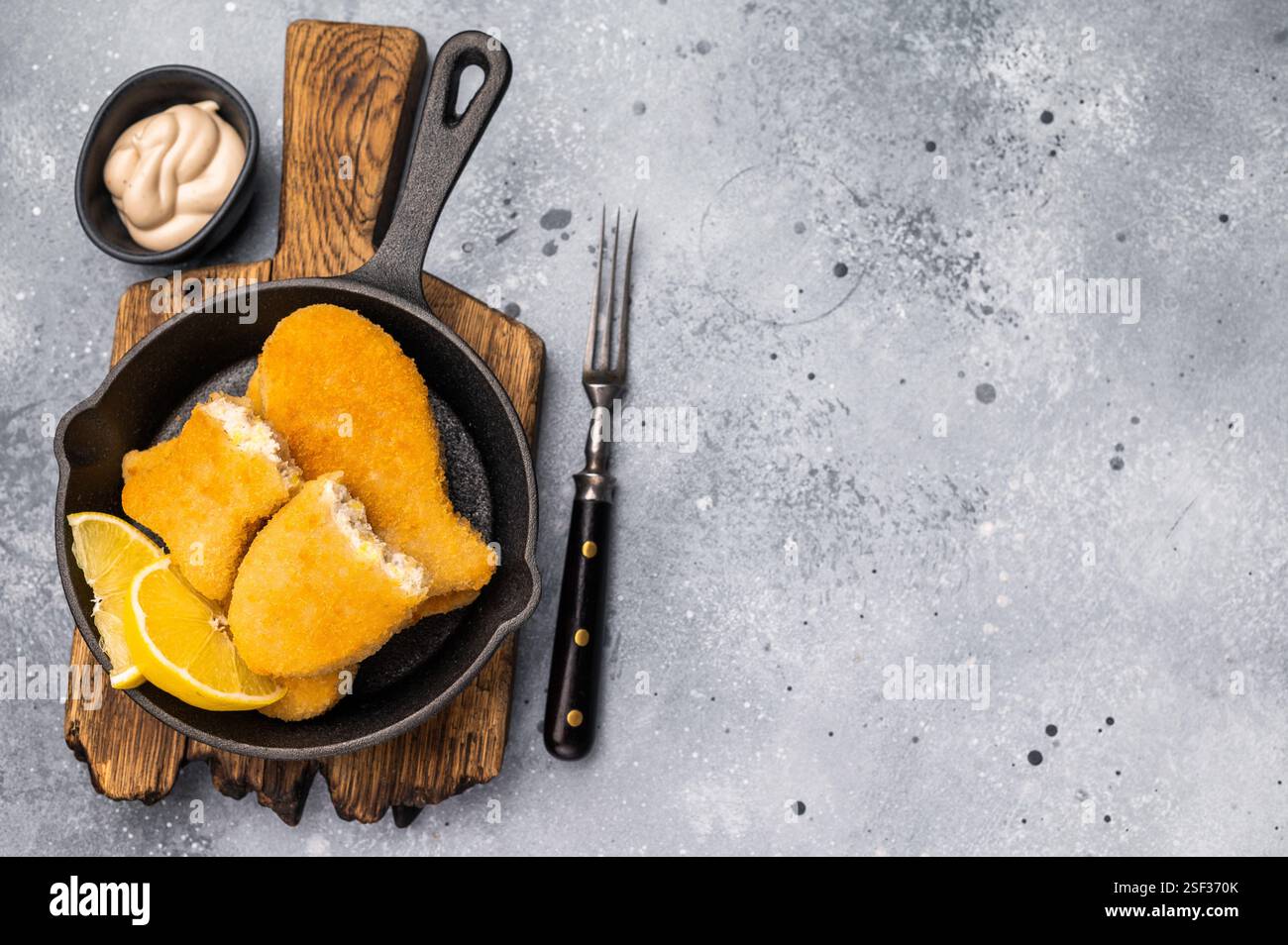 Breaded gold fish sticks hi-res stock photography and images - Alamy