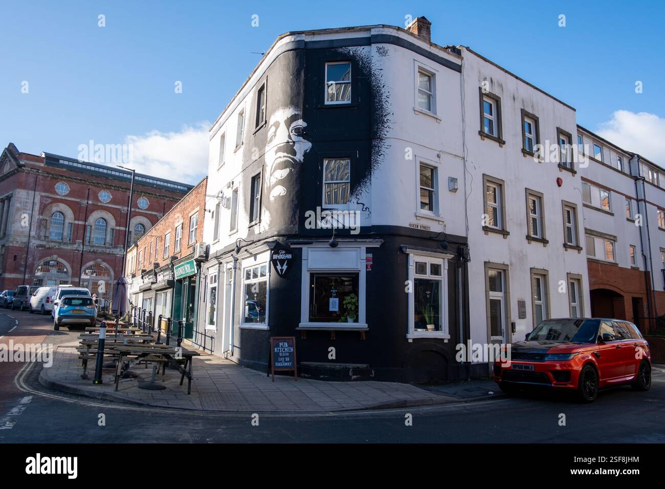 Bridge Inn Pub, Bristol, UK Stock Photo - Alamy